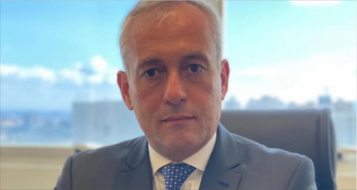 Retorno 20 anos depois - Cláudio Prisco Paraíso - Revista Única